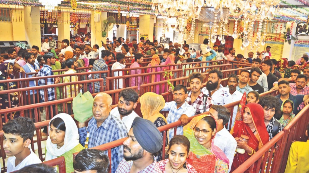 Jeen Mata Mela 2025: जीणधाम में भक्तों का सैलाब, महाष्टमी पर एक लाख से ...